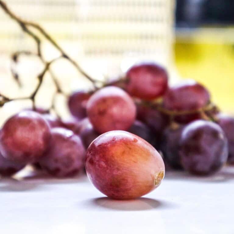 Seeded Grapes vs Seedless Grapes - Mindfully Healthy Living